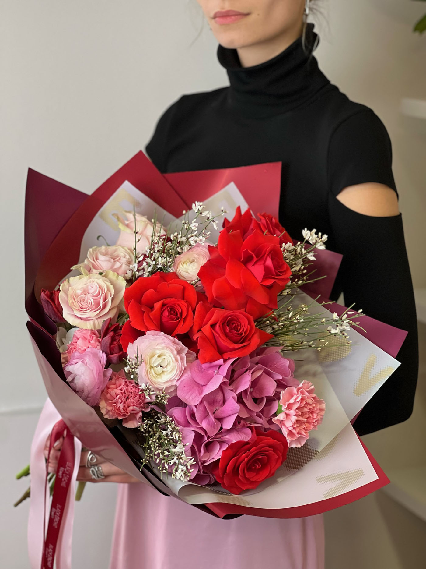 Order Roses online | Same-Day Rose Delivery | Floom