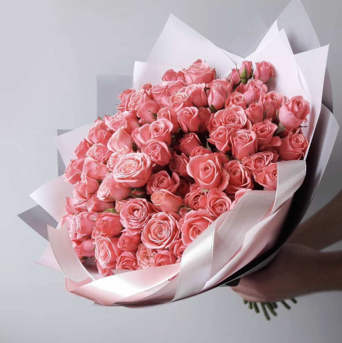Order Roses online | Same-Day Rose Delivery | Floom