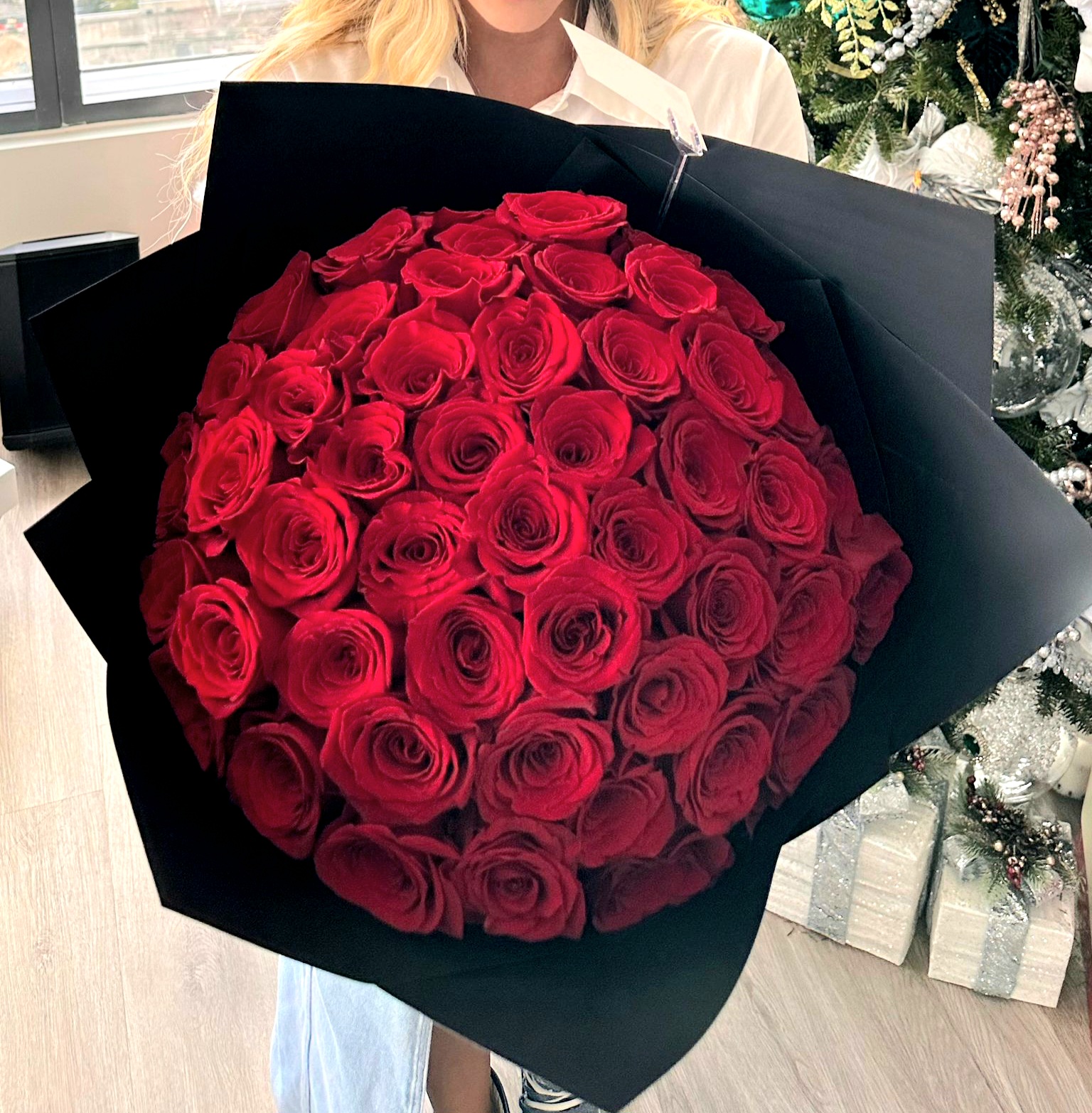 Order Roses online | Same-Day Rose Delivery | Floom